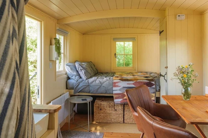 Hilltop Shepherds Hut, Hot Tub & Views Of Vineyard - Maldon
