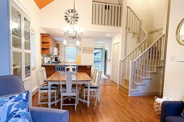 #110 Oceanside Village Resort: 3 Bed/2 Bath With Indoor Pool & Hot Tub - Parksville