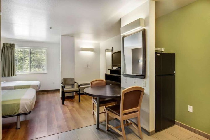 2 Full Beds | Non-smoking - New Brunswick, NJ