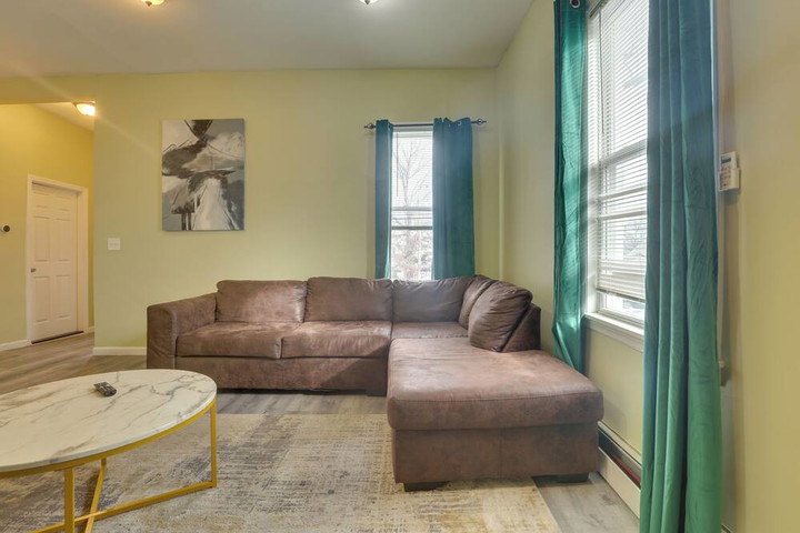 Easy Nyc Access: Updated Apt Near Parks & Bay! - Bronx, NY