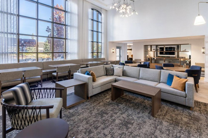King Studio W/ Kitchen | Hot Breakfast + Pool - Cherry Creek - Denver