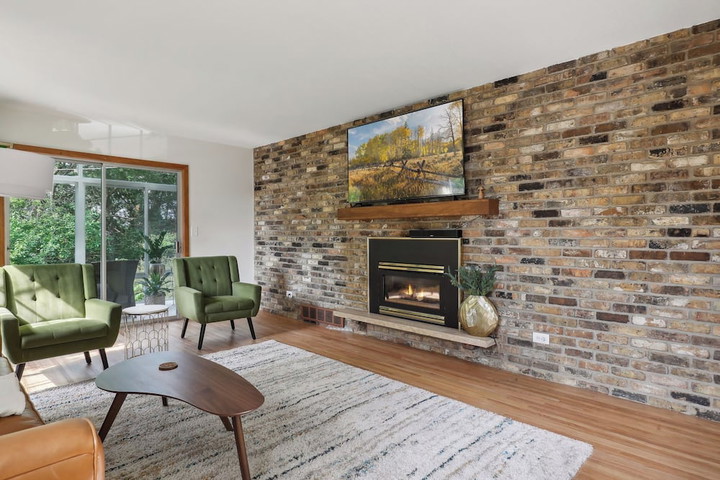 Fenced, Mid-century Modern Gem Near Mall Of America & Zoo - Prior Lake, MN
