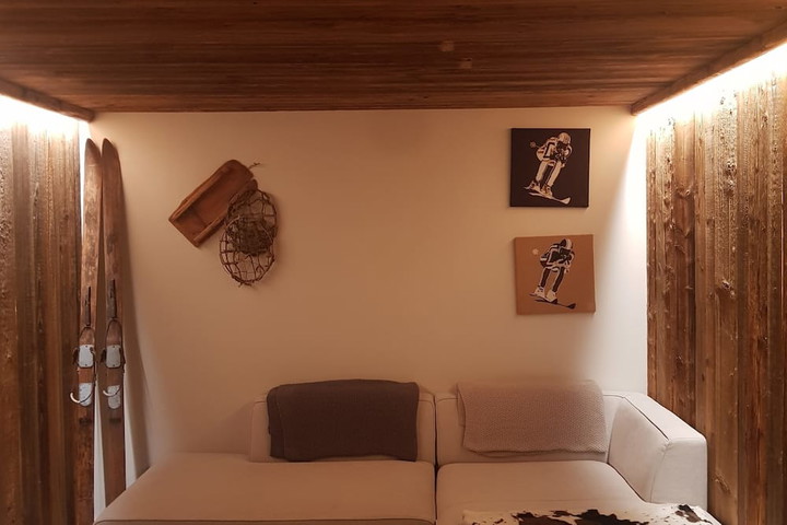 A Real Gem"far Away Yet Close To Everything"with Skiing Just 3 Km Away, A Spa, A Sauna, Plenty Of Space, And Charm - Beaufort, France