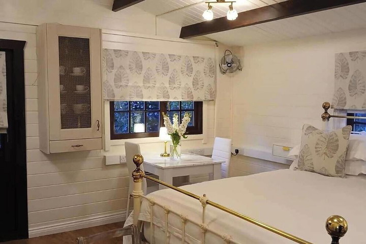 1 Bed Lodge - Southampton - Sleeps 2 - Parking - Southampton