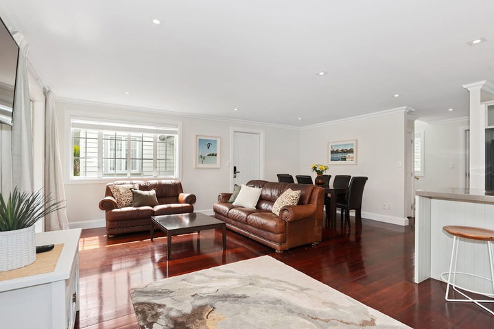 Sandy Jandal Cottage 3-5 Bed With Annex - Russell Cottages Collection - Russell