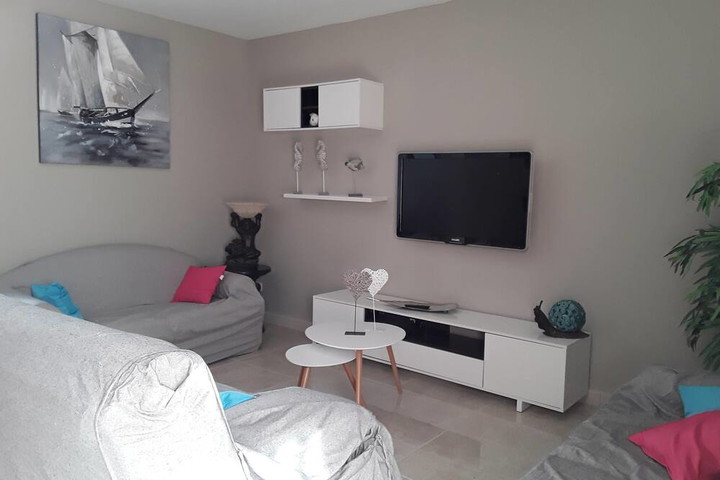 Eigentijdse Villa Voeten In Water Water. Promo 10% Van 24 Tot 31 Augustus 2019! - Sète