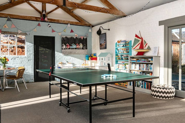 Owl - 2 Bedroom Family Friendly Cottage With Hot Tub And Luxury Indoor Pool - Burnham Market