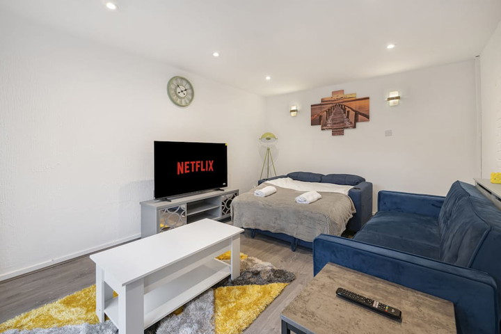 Shortlet Express, Beautiful 3 Bedroom  Basildon - Brentwood