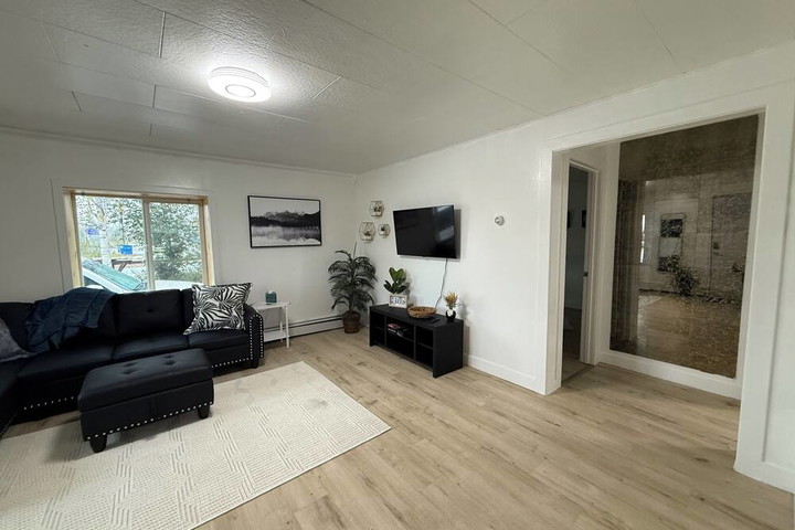 Newly Renovated Downtown Apartment - Fairbanks, AK