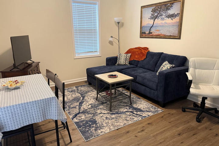 West- Upstairs, 2 Bed - Charlottesville, VA
