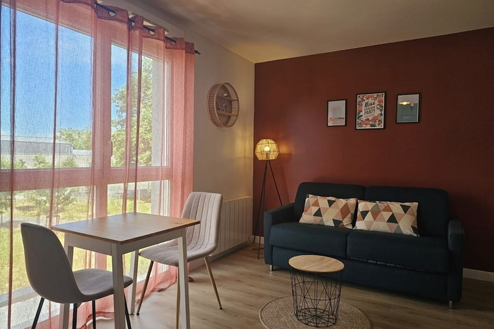L'escale, Studio Avec Piscine, Entre Eurexpo Et Le - Meyzieu