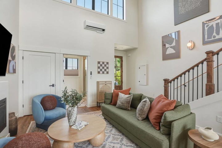 Mountain Views, Walk To Town, Luxury, Hot Tub, Dogs Ok! - Sisters, OR