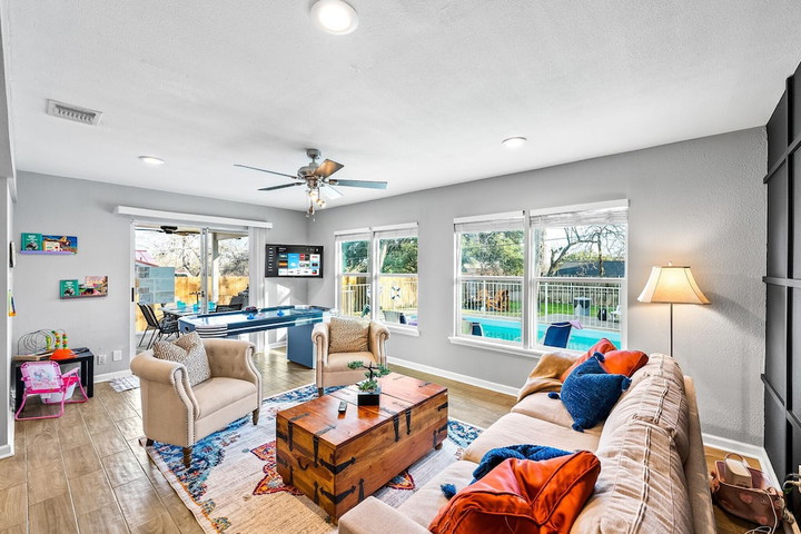 Family Central Oasis W/pool Heating, Court, Game Room, Putt Putt, And Media Room - San Antonio, TX