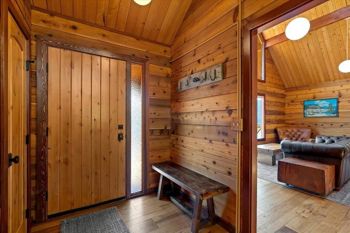 Luxury Waterfront Cabin On Lake Pend Oreille With Game Room - Fully Remodeled! - Idaho (State)