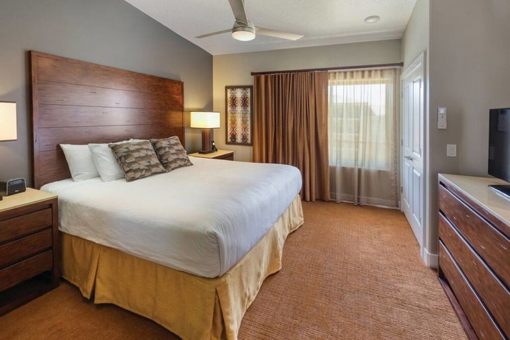St George | Elevated Red Rock Retreat | Pool + Hot Tub | 3br Sleeps 6 - St. George, UT