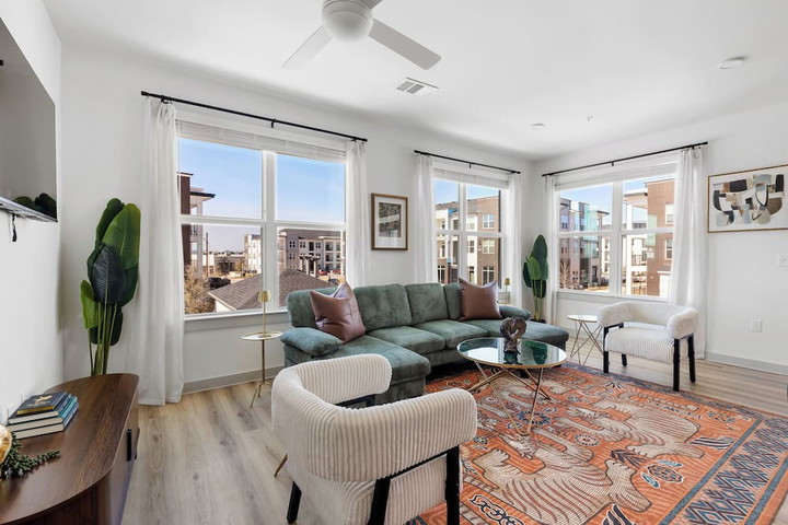 Elevated Contemporary 2br 2ba With Balcony - San Marcos