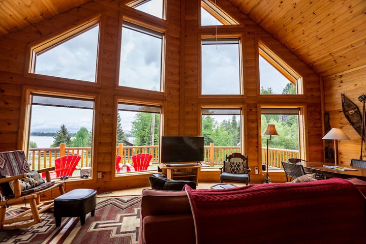 Gorgeous Lake View Log Cabin Near Tamarack Ski Resort - Donnelly, ID