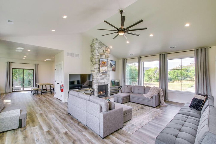 Heated Saltwater Pool: Home On Scenic Cub River! - Preston, ID
