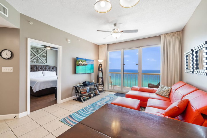 2 Bed + 2 Bath: Master Suite On The Beach With Free Beach Service!!! - Panama City, FL