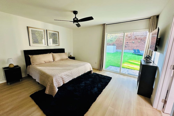 Beautiful Family Friendly Canyon Home With Pool & Bbq, 14 Mi To Six Flags - Santa Clarita, CA