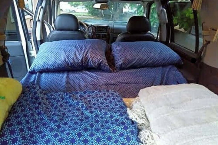 Island Breeze - Custom Easy Campers Maui Setup - ハワイ州