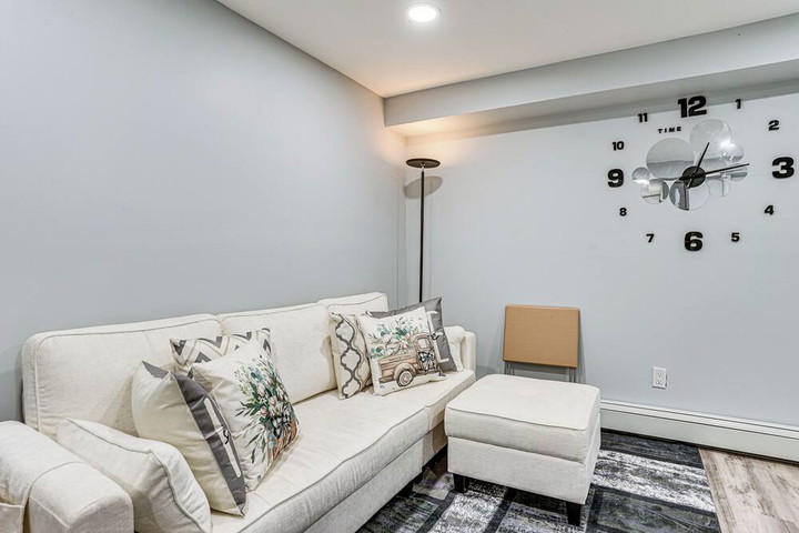 Work & Play In Baldwin! Cozy Apartment W/ Grill - Freeport, NY