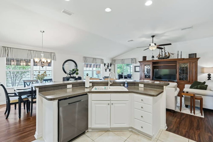 3/2 Courtyard Near Lake Sumter And Pools! - Leesburg, FL