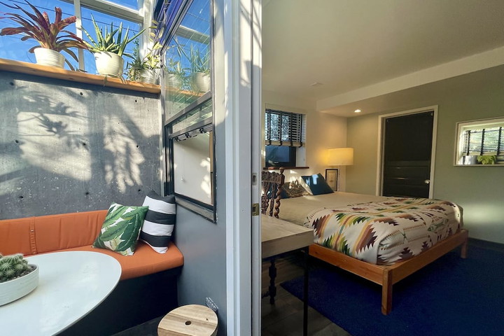 Private Greenhouse Suite For 1 Or 2 Guests - Portland