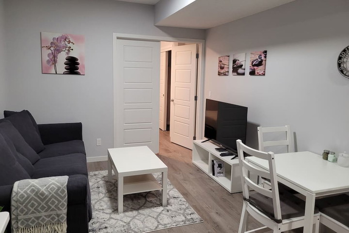 Affordable Luxury 2-bedroom Suite In Wolf Willow, Calgary! - 艾伯塔