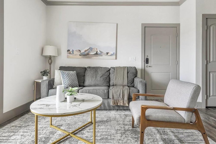 Landing | Stylish 1bd, Courtyard, Gym - Elgin, TX