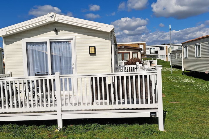 Beautiful 3-bed Lodge In Kent - Dymchurch