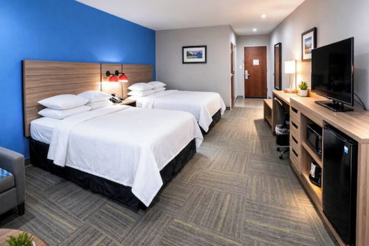 3 Group-friendly Rooms For Relaxation Near Aransas Pass Aquatic Center - 6.2 Mi - Corpus Christi, TX