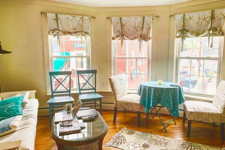 Pet Friendly-steps From All-harbor View Apt Heart Of Boothbay Harbor's Downtown. - Boothbay Harbor, ME