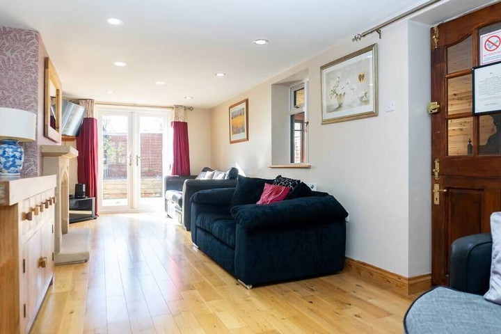Two Pound Cottage - 3 Bed Home - Hot Tub - Painswick