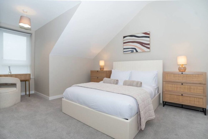 Belgrave Village Home: Patio, Parking & Gym - Solihull