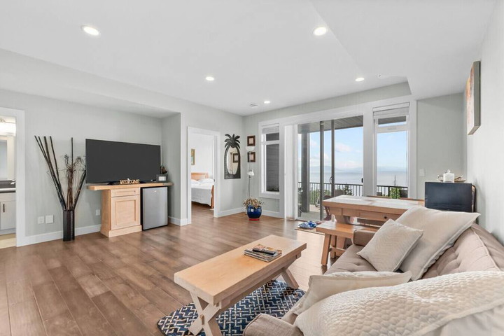 Modern Oceanview 2br Suite With Patio & Private Entry Nanaimo Retreat - Nanaimo