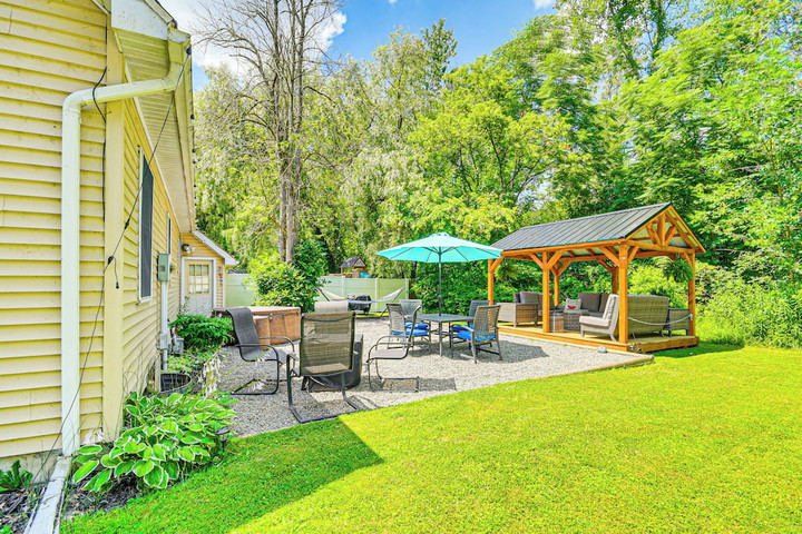 Walk To Owasco Lake: Auburn Home W/ Hot Tub - Cayuga Lake, NY