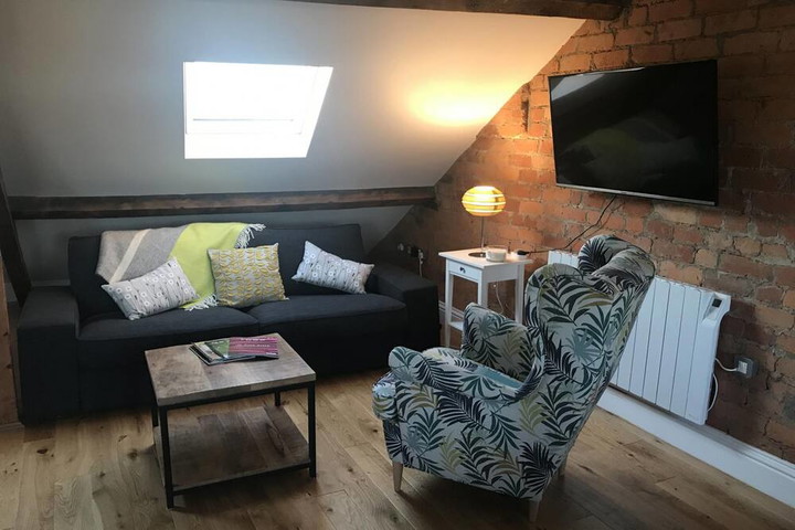 Windows Over Stroud Penthouse Apartment With Views - Painswick