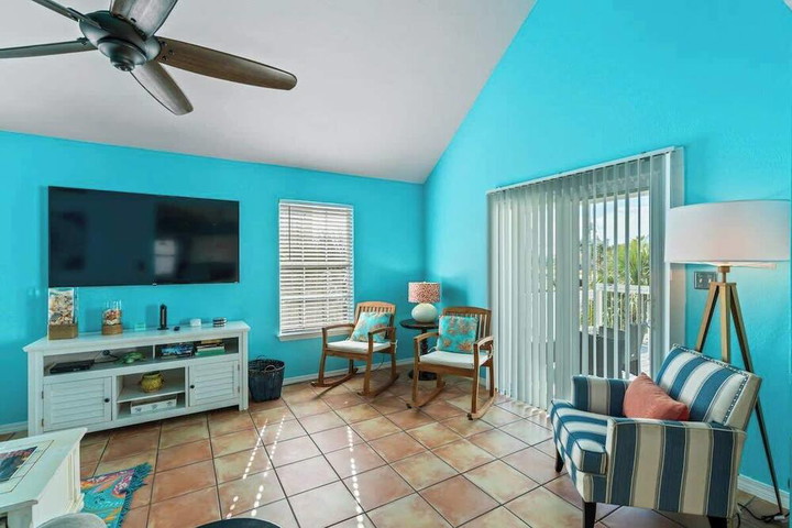 Blues Beach Bungalow - Navarre Beach, FL