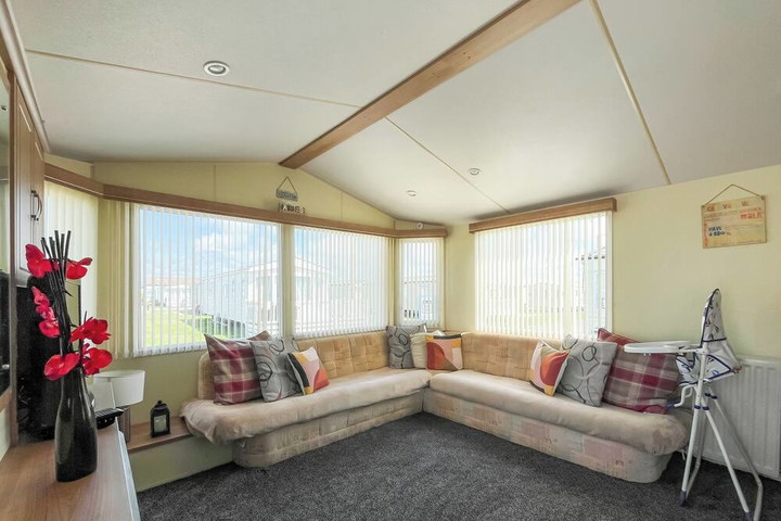 Escape To The Coast With Cozee Stays; Your Perfect Holiday Caravan In Rhyl. - Rhyl