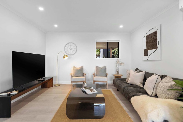 Modern 4br Mirraboo Home With Panoramic Lake Views - Newcastle, Australia