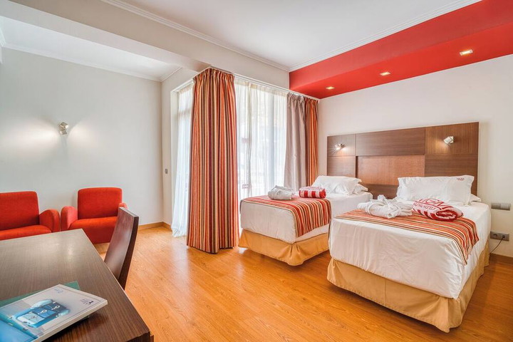 Ultimate Beach Escape In Madeira! Outdoor Pool, Free Parking, Mountain View! - Funchal