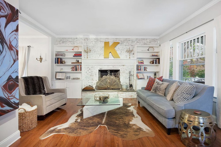 Location!!! Location!!! Berkshire Glamour (And Comfort) Meets Town And Country - Monterey, MA