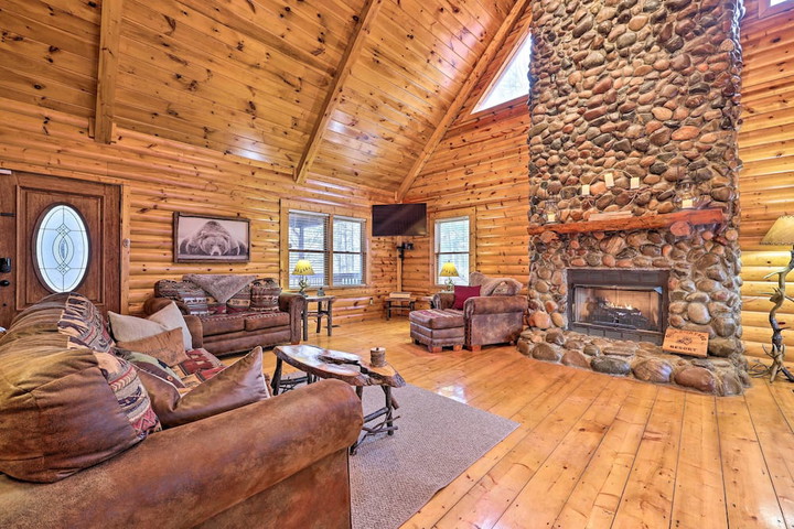 'Sleeping Bear Cabin' Coosawattee! Dog Friendly! - Ellijay