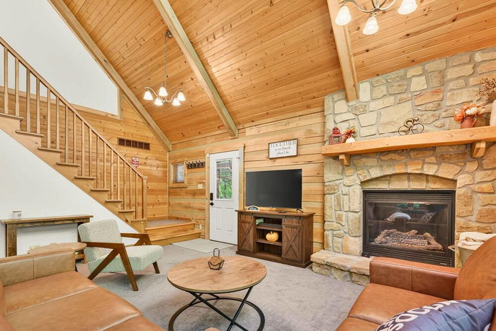 Log Cabin Luxury Near Iu & Lake Monroe - Bloomington, IN