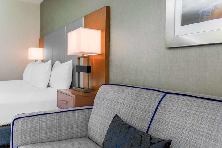 Charming Room Near Gicc -1.1mi | Pets Allowed, Free Airport Shuttle, Pool - Atlanta, GA