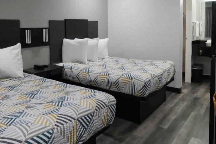 2 Queen Beds|ns|kitchen - Tacoma, WA