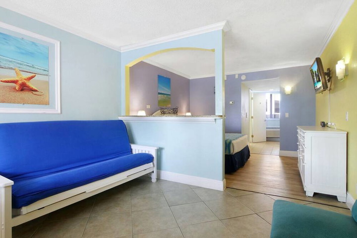 Pelican Pointe 214:walk To Beach~pool~free Parking - Clearwater, FL