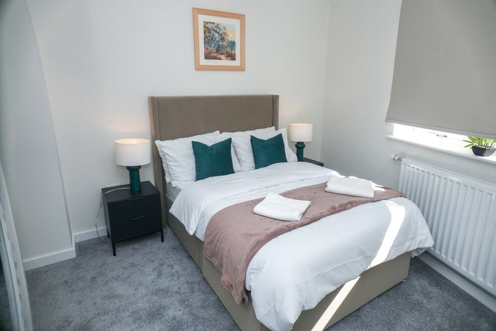 Little Haven Thames View | Parking | Heathrow - Staines-upon-Thames