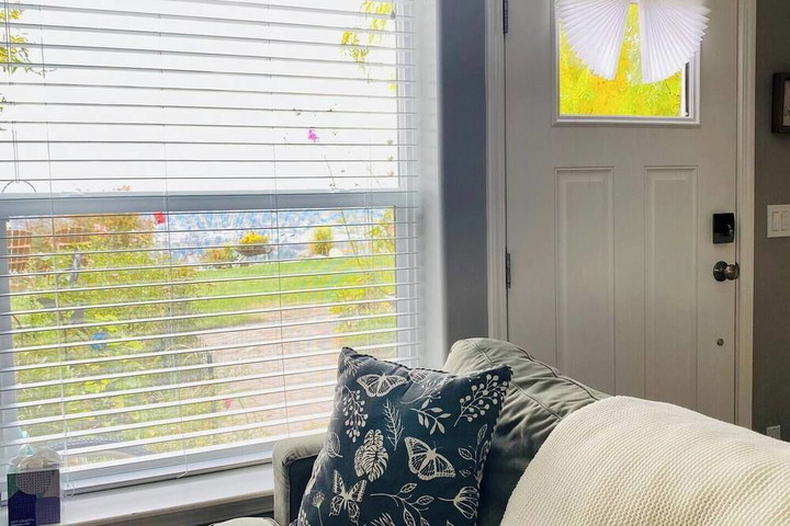 Spectacular Skyline, River Views From Lovely Yard. Bright And Beautiful Space. - Cashmere, WA
